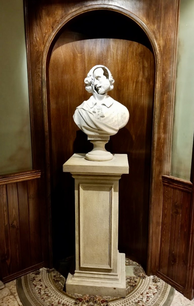 The Walled Off Hotel – Banksy unofficial